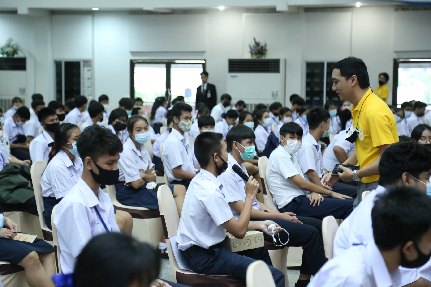 IFBL ไปเยือนวิทยาลัยพาณิชยการบางนา - สพธอ.