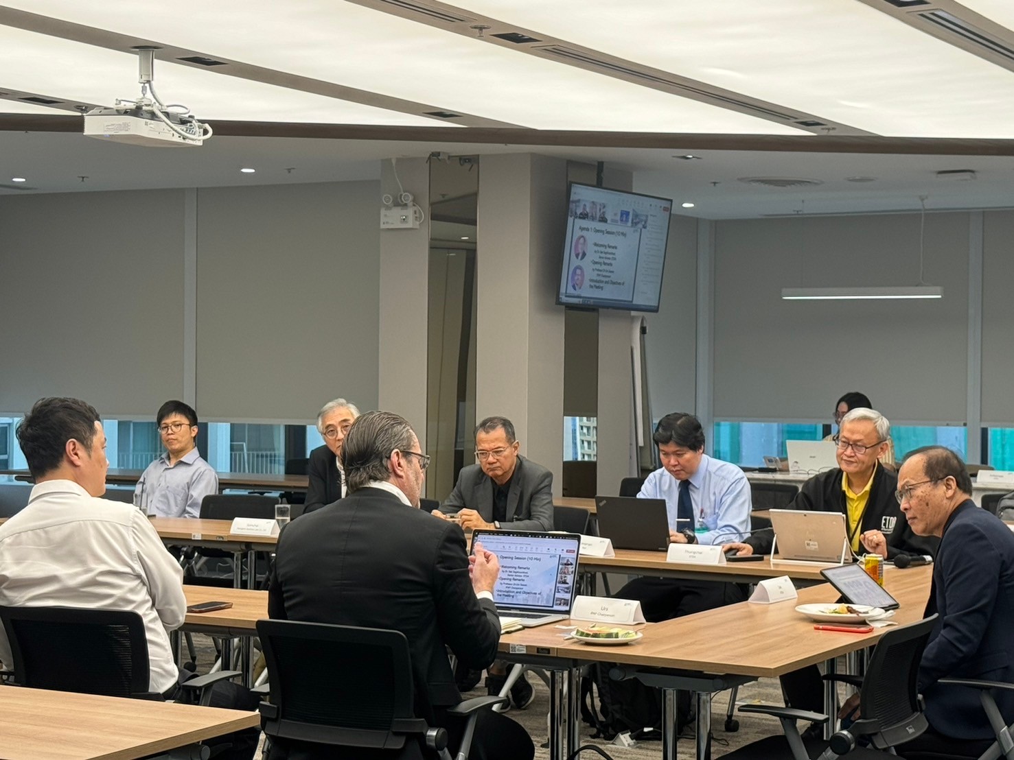 ดีอี จับมือ ETDA ประกาศ Guideline ใหม่! “แนวทางประยุกต์ใช้ Generative ...