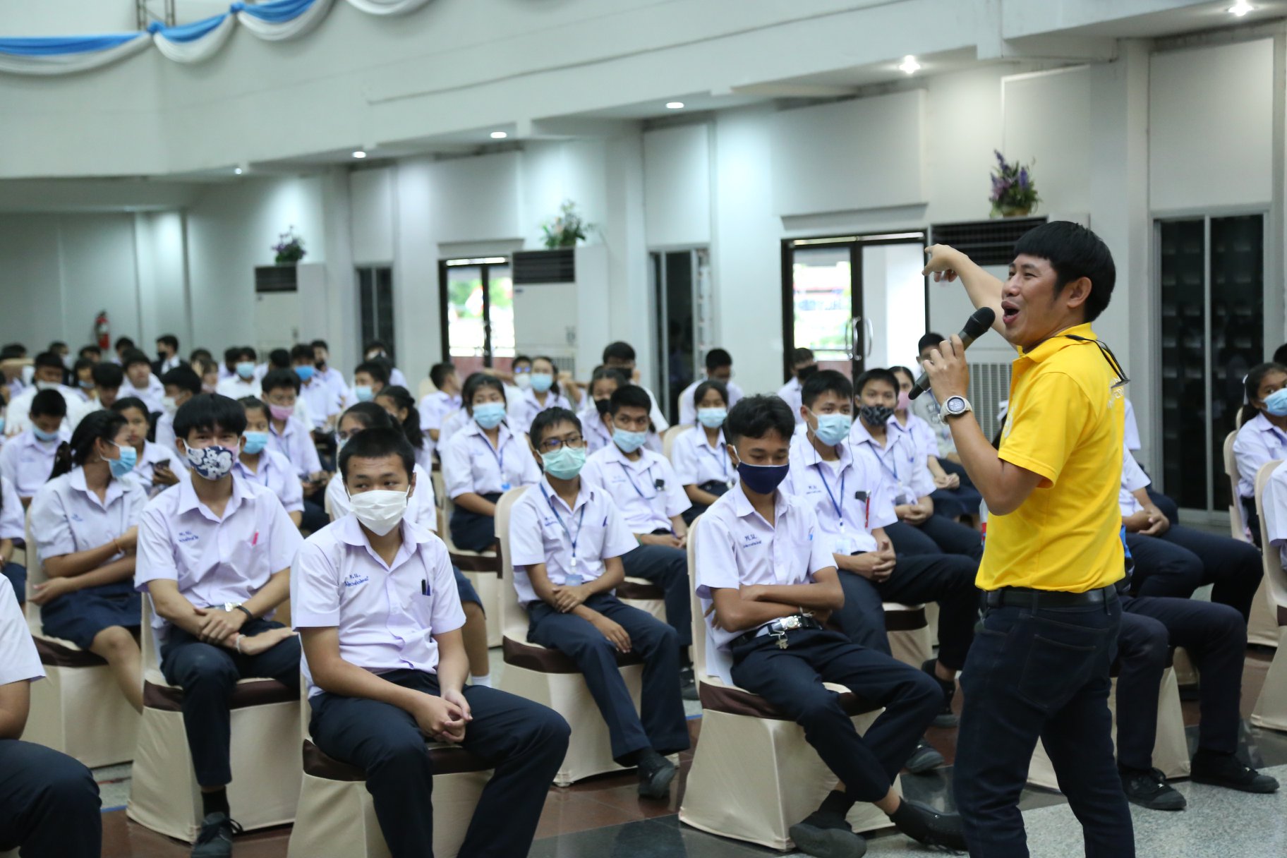 IFBL ไปเยือนวิทยาลัยพาณิชยการบางนา - สพธอ.